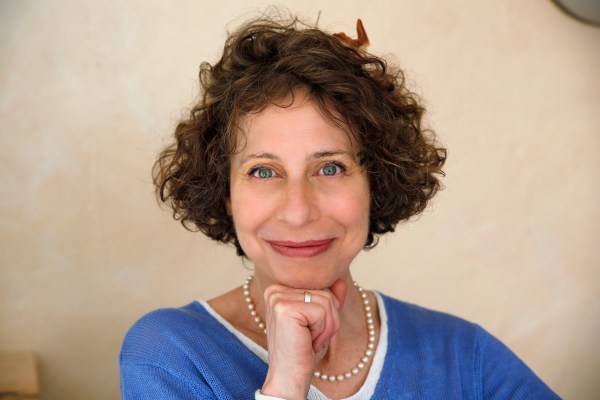 Interview: Colette Hiller (Aliens) – Indie Mac User